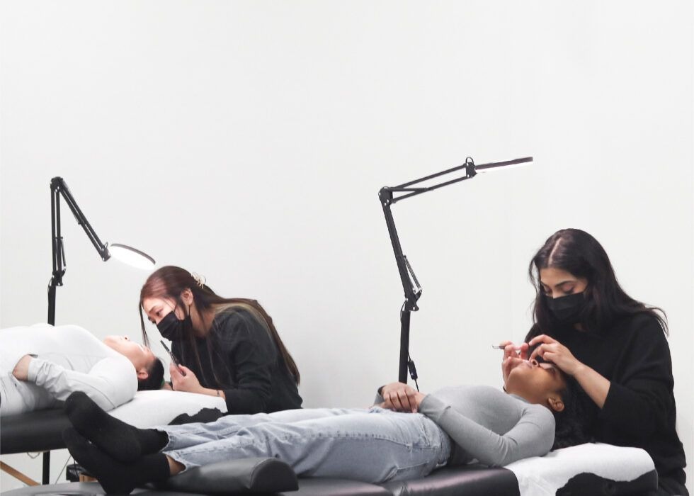 Lash Technician Program Winnipeg | Wrapture Beauty Academy | (204) 894-4643